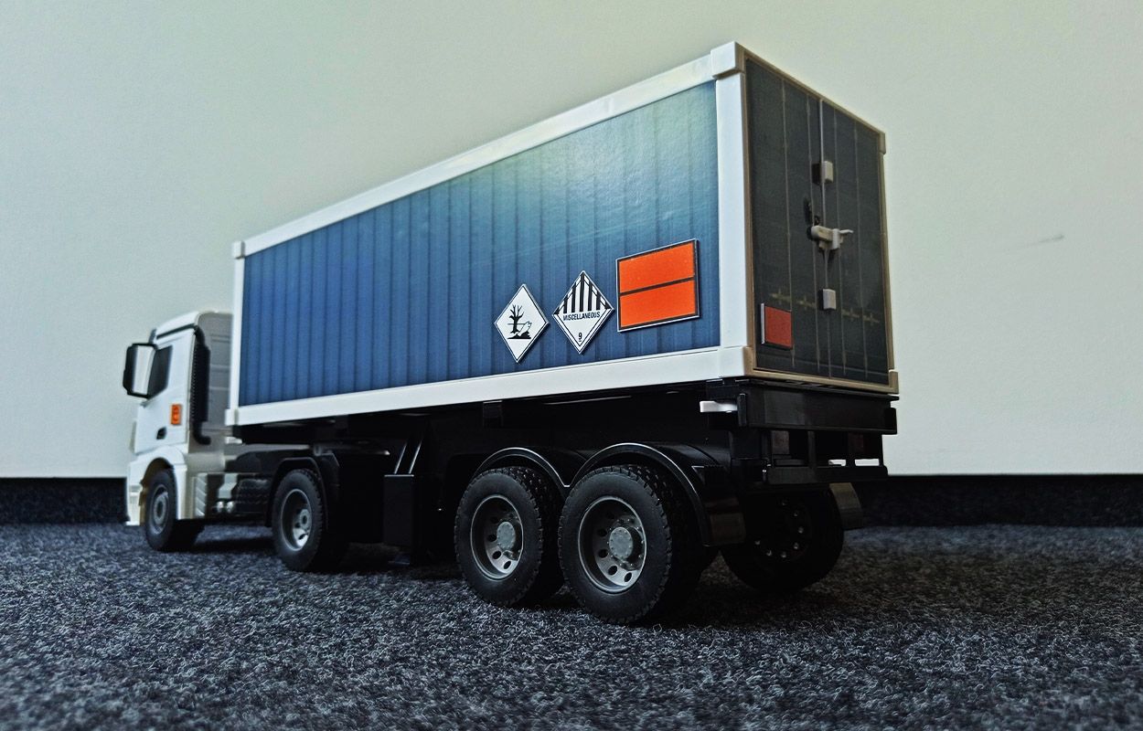 RC Container Truck for Hazardous Materials Training
